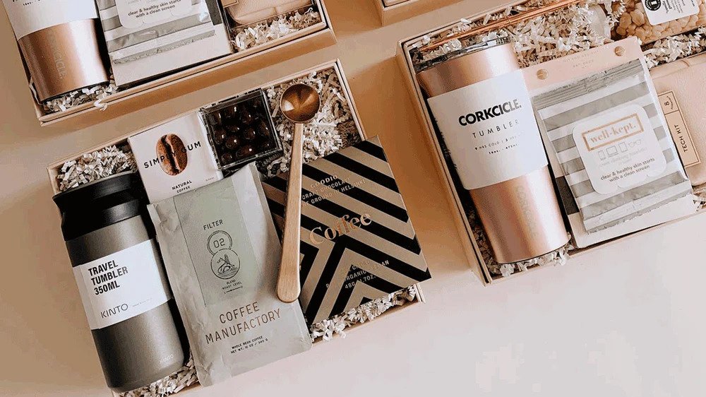 Holiday Gift Guide: Top Curated Gift Hampers For Everyone On Your List ...
